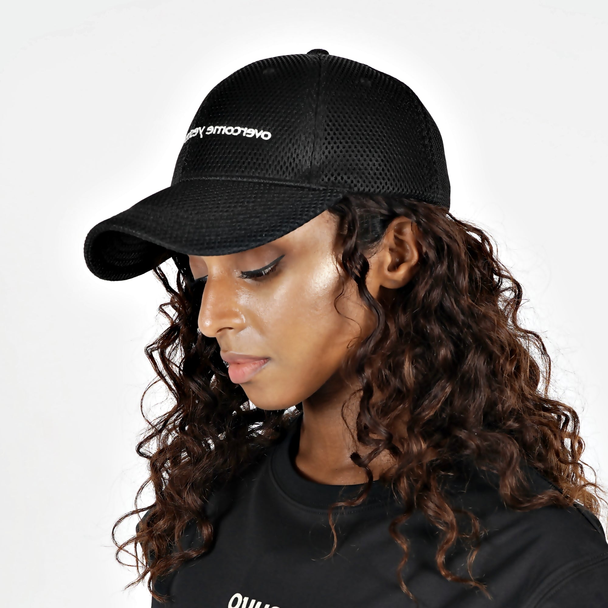 ユニセックス【ovys公式】リバースロゴメッシュキャップ／REVERSED LOGO MESH CAP – ovys(オーヴィーズ)